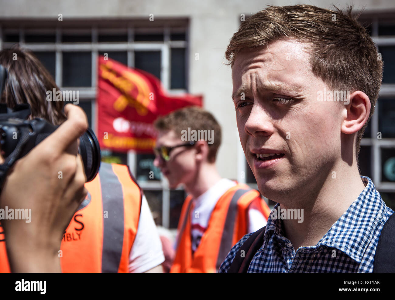 Journalist owen jones hi-res stock photography and images - Alamy