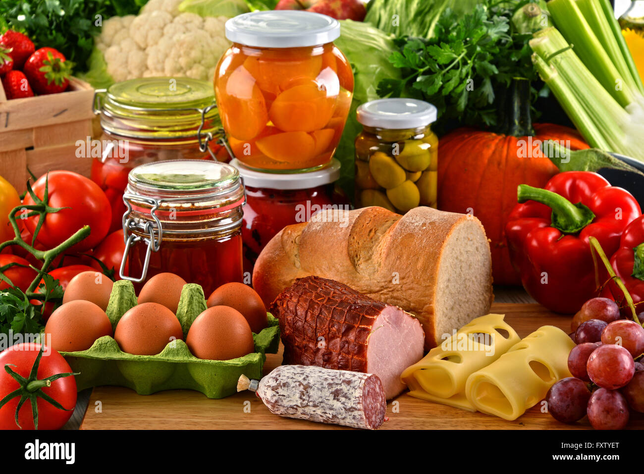 Food balanced diet hi-res stock photography and images - Alamy