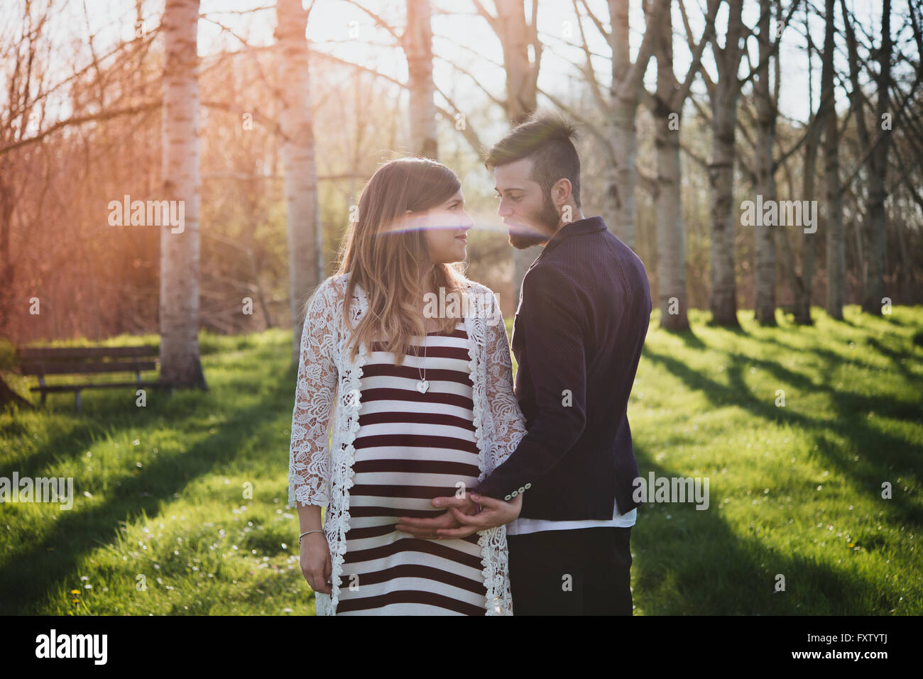 Pregnant belly couples hands hi-res stock photography and images - Alamy