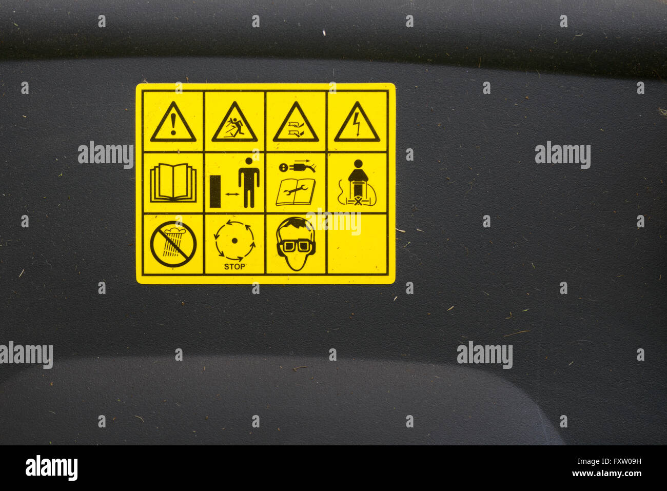 A yellow sign for instructions to use Stock Photo - Alamy