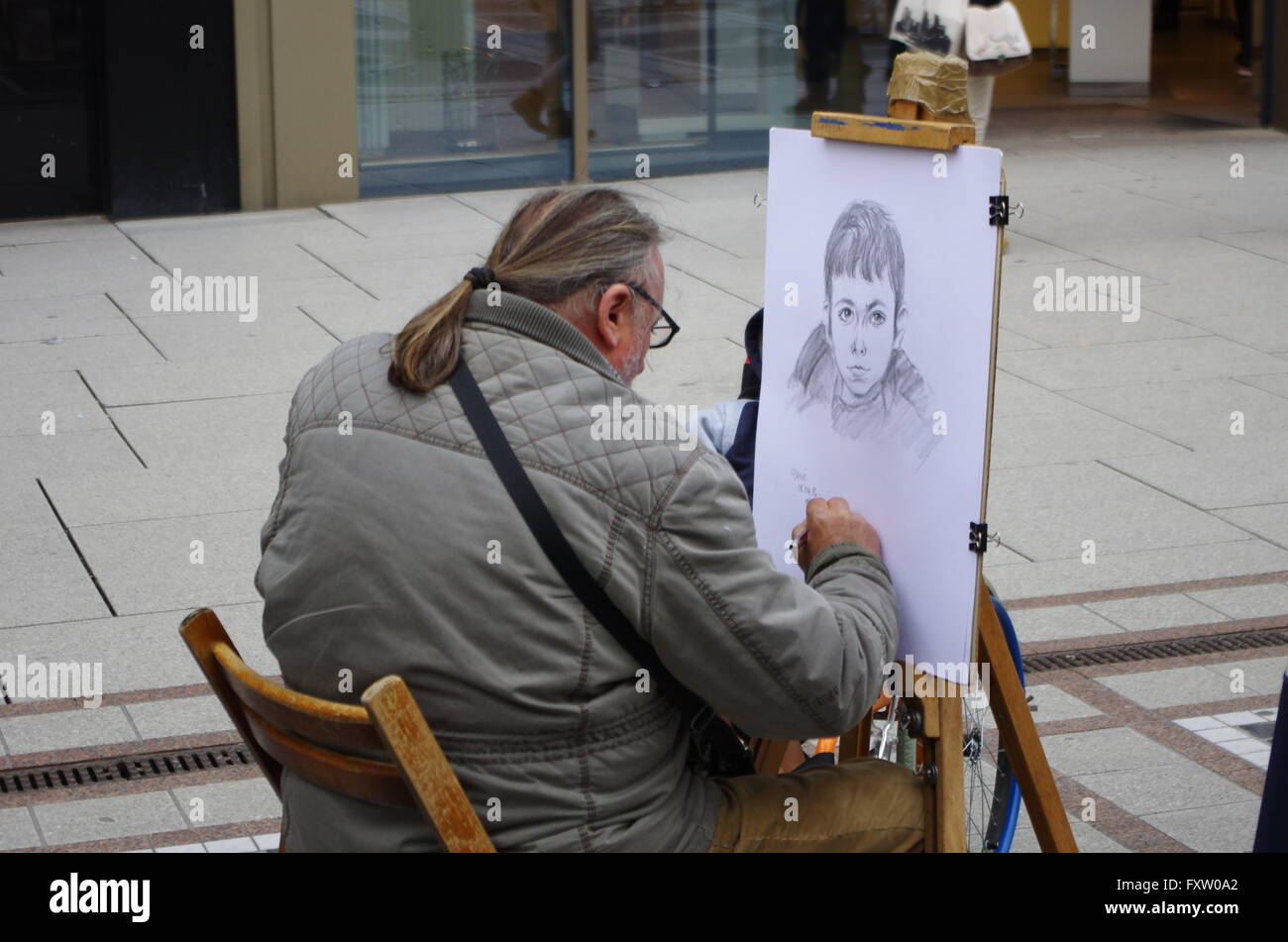 Street caricature artist hi-res stock photography and images - Alamy