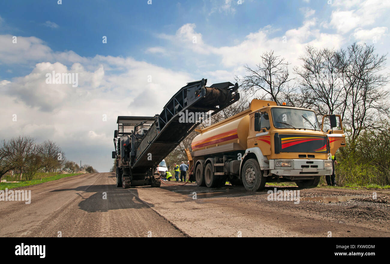 Road milling machine hi-res stock photography and images - Alamy
