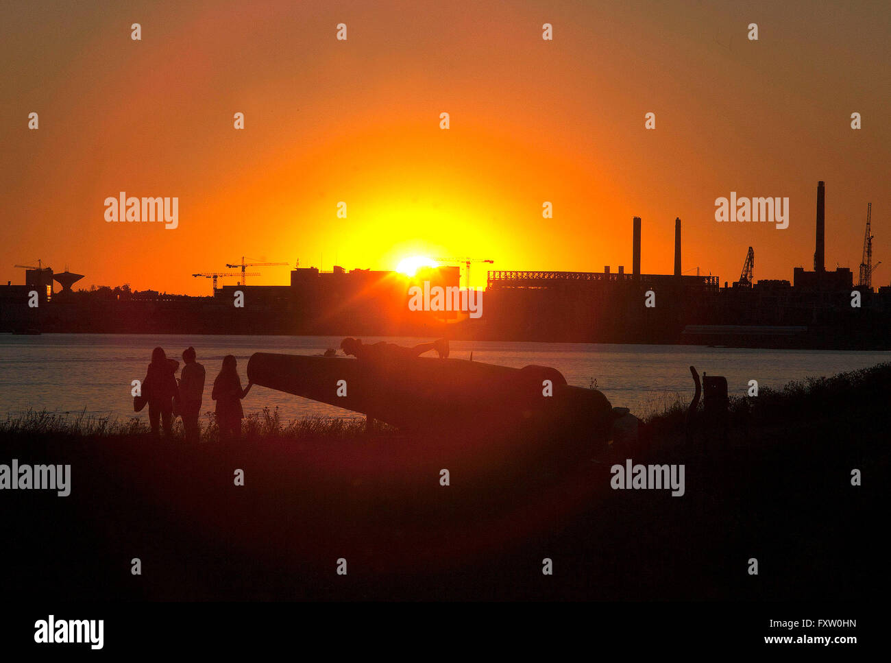 Helsinki midnight sun summer hi-res stock photography and images - Alamy