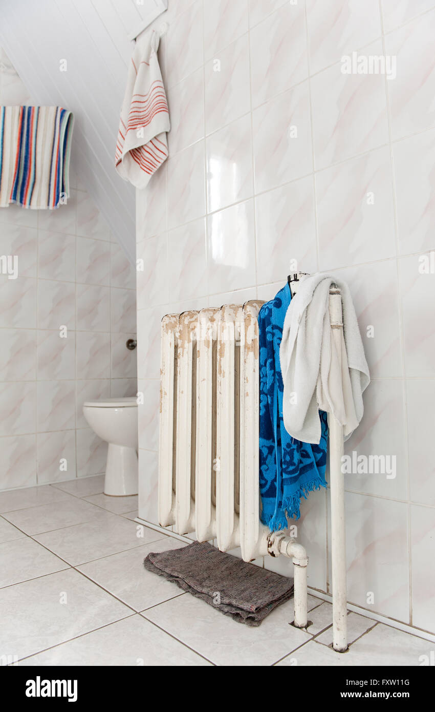 Hot water radiator hi-res stock photography and images - Alamy