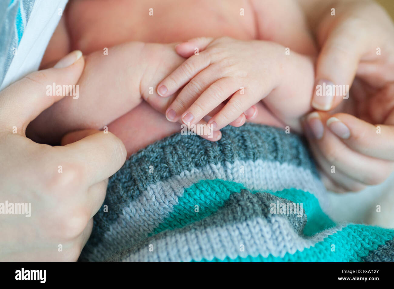 Mother baby hand palm hi-res stock photography and images - Alamy