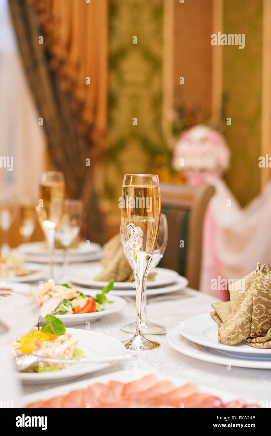 Formal dinner party hi-res stock photography and images - Alamy