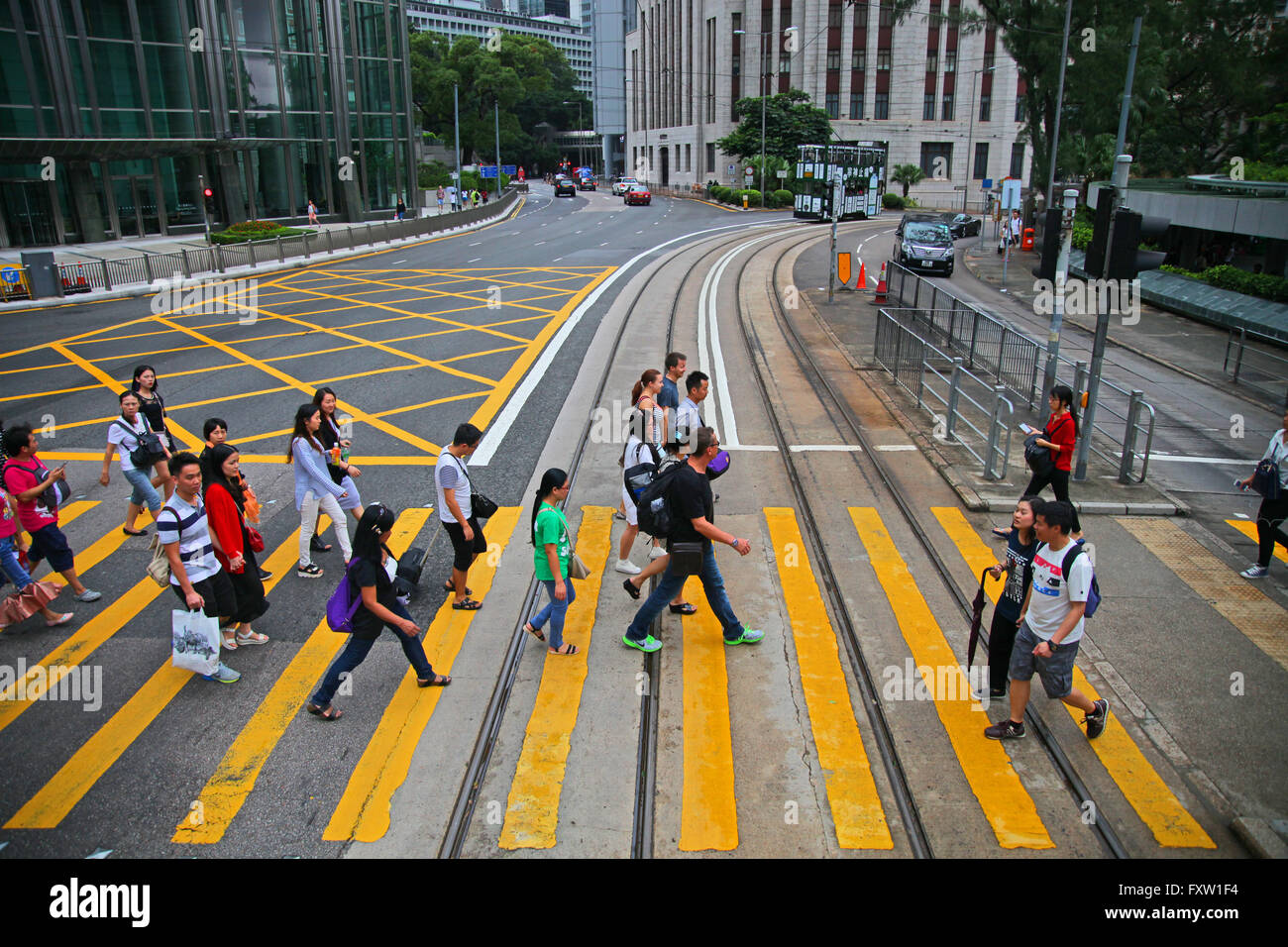 PELICAN CROSSING AT QUEENSWAY & GARDEN ROAD CENTRAL HONG KONG CHINA 04 ...