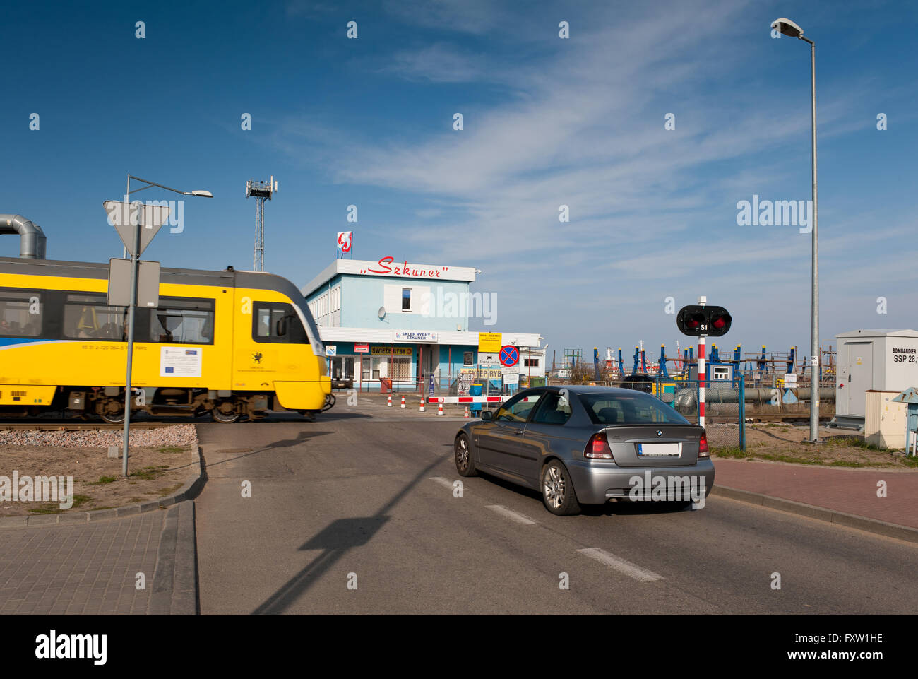 Railway crossing barrier hi-res stock photography and images - Alamy