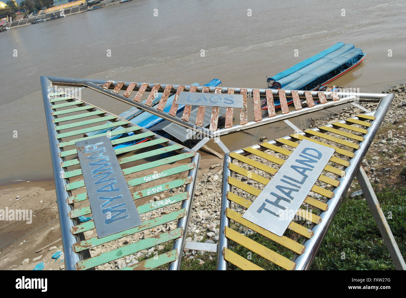 Golden Triangle monument - Thailand, Laos, Myanmar Stock Photo - Alamy