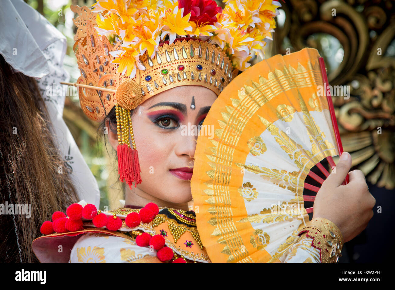 Portrait of Balinese Legong Dancer Stock Photo - Alamy
