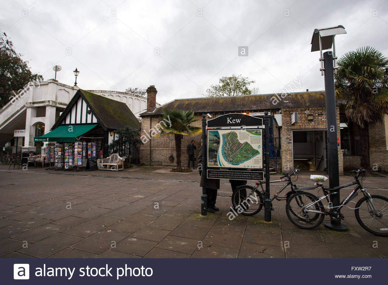 Kew Gardens Station High Resolution Stock Photography and Images - Alamy