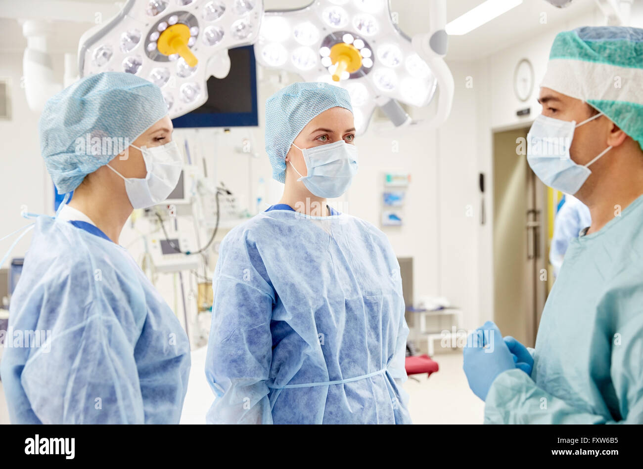 group of surgeons in operating room at hospital Stock Photo - Alamy