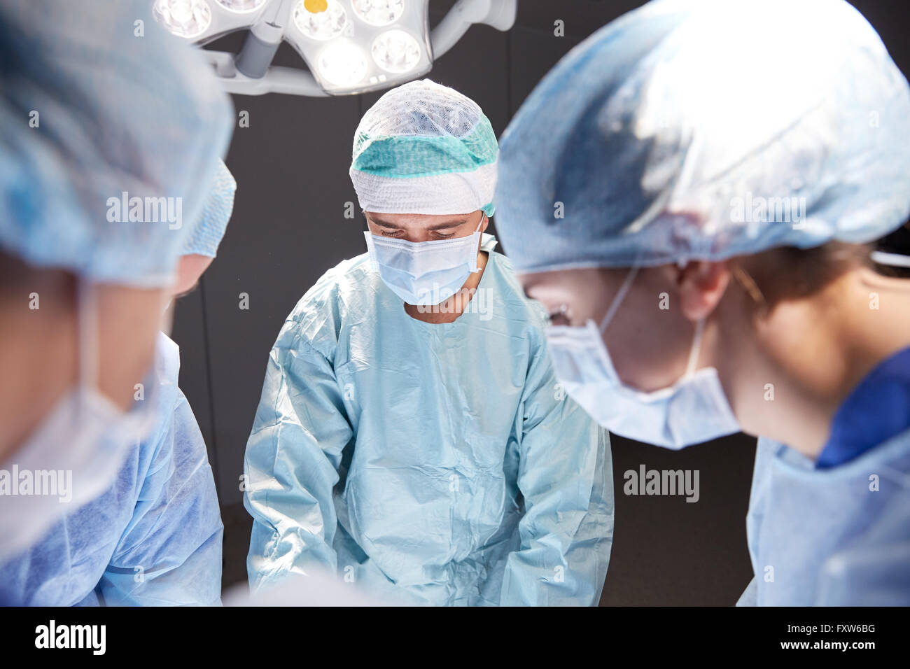 group of surgeons in operating room at hospital Stock Photo - Alamy