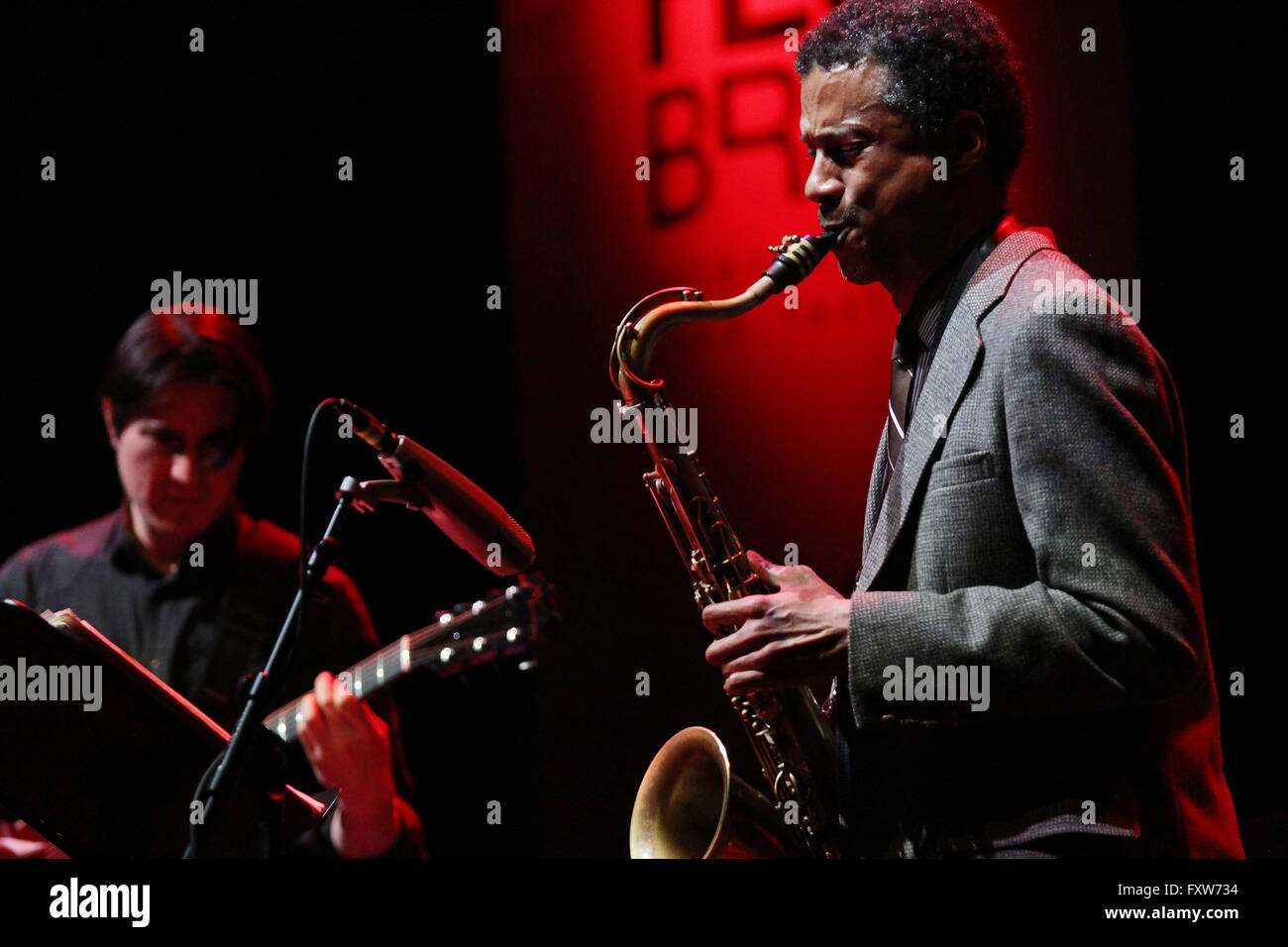 Mike turner hi-res stock photography and images - Alamy