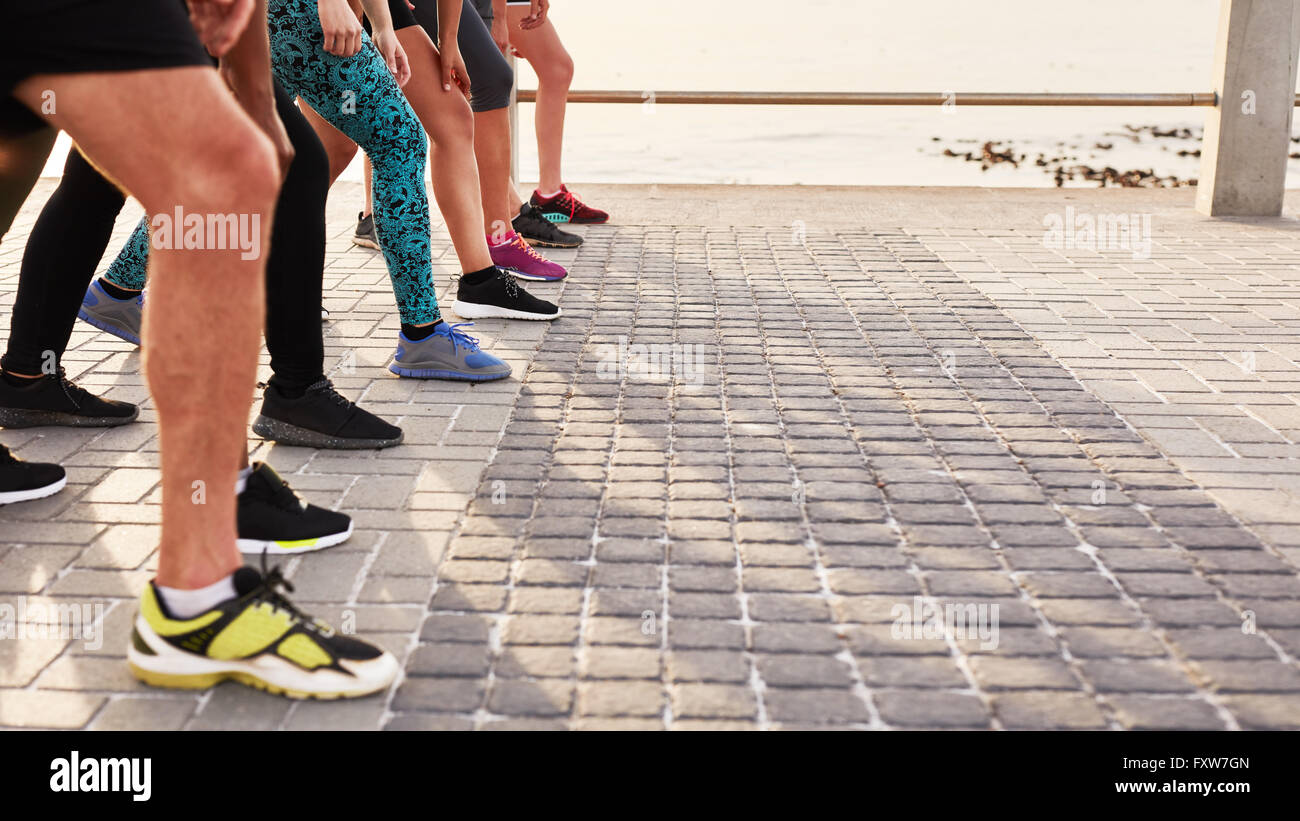 Men runners starting position hi-res stock photography and images - Alamy