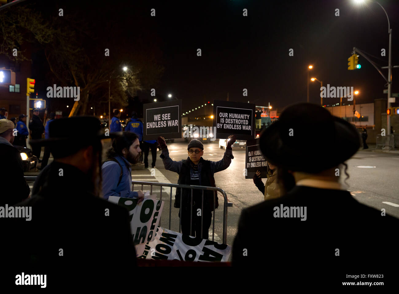 Picket signs hi-res stock photography and images - Alamy