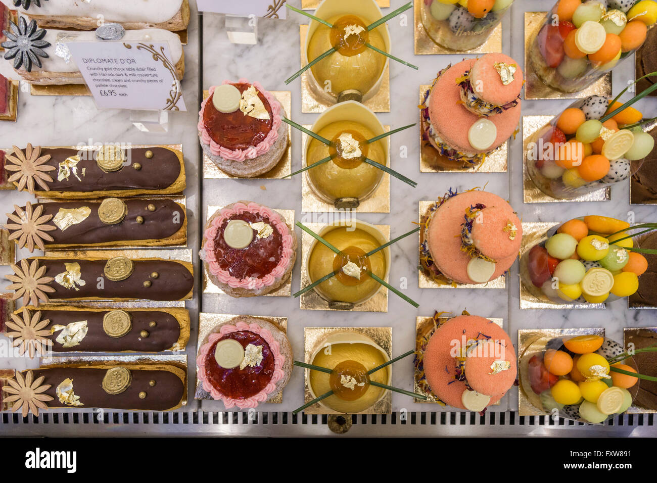UK, England, London, Knightsbridge, Harrods, Display of Cakes Stock ...