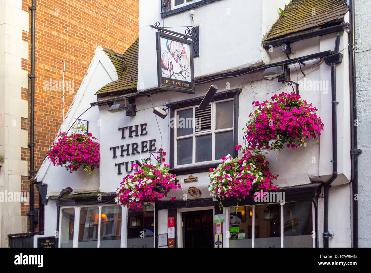 Three Tuns Pub High Resolution Stock Photography and Images - Alamy