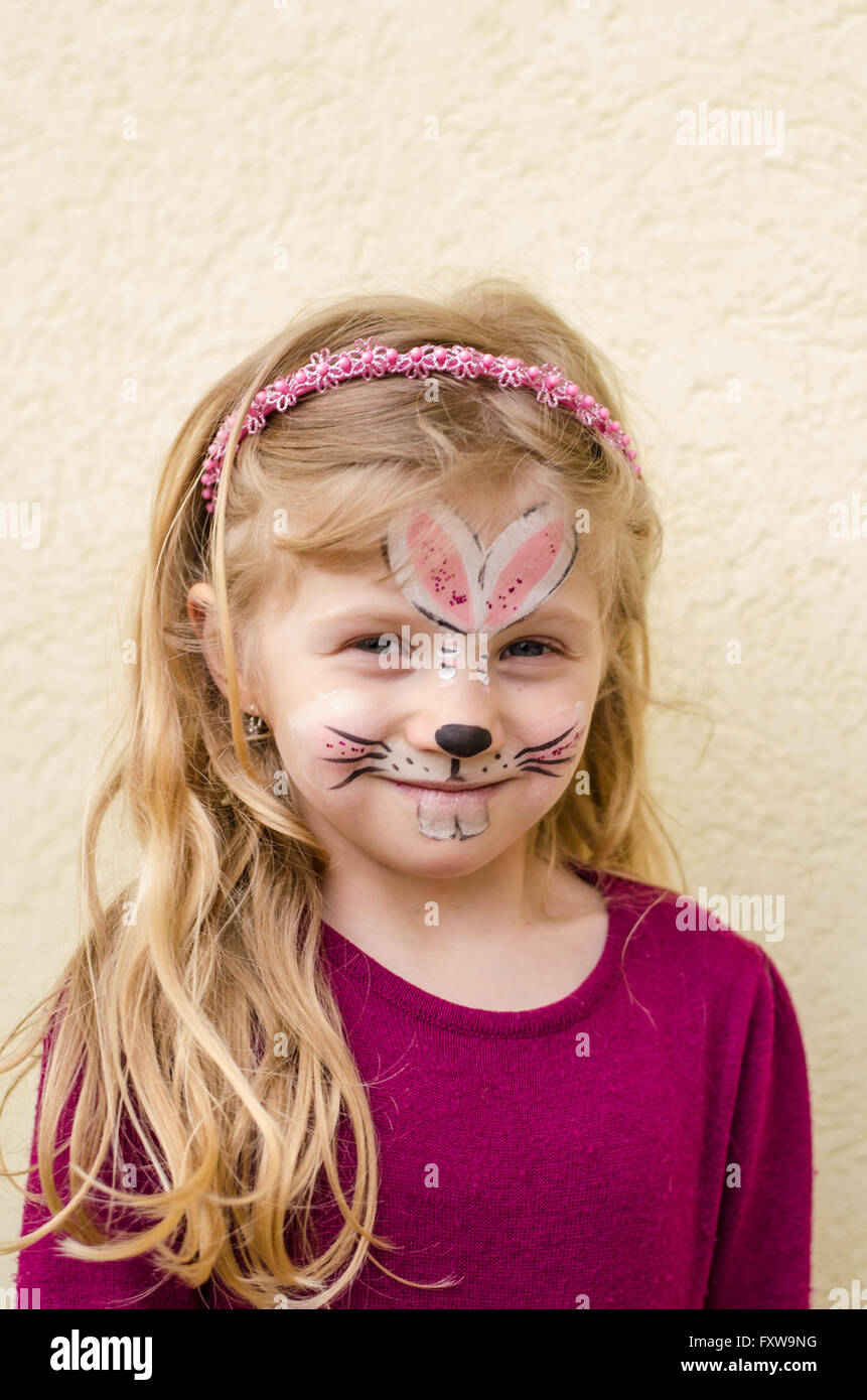Rabbit for painting hi-res stock photography and images - Alamy