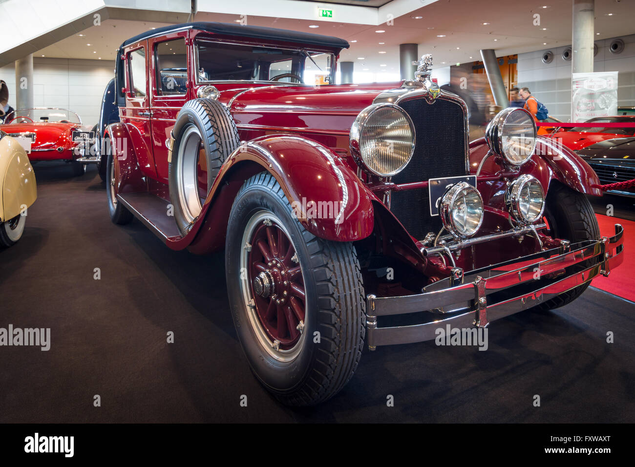 Vintage car Stutz Vertical Eight Brougham, 1927 Stock Photo - Alamy
