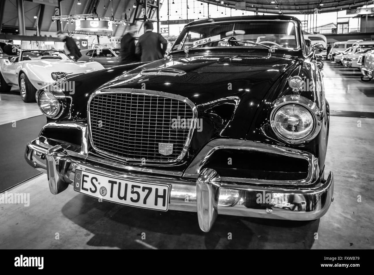 Vintage cars exhibition Black and White Stock Photos & Images - Alamy