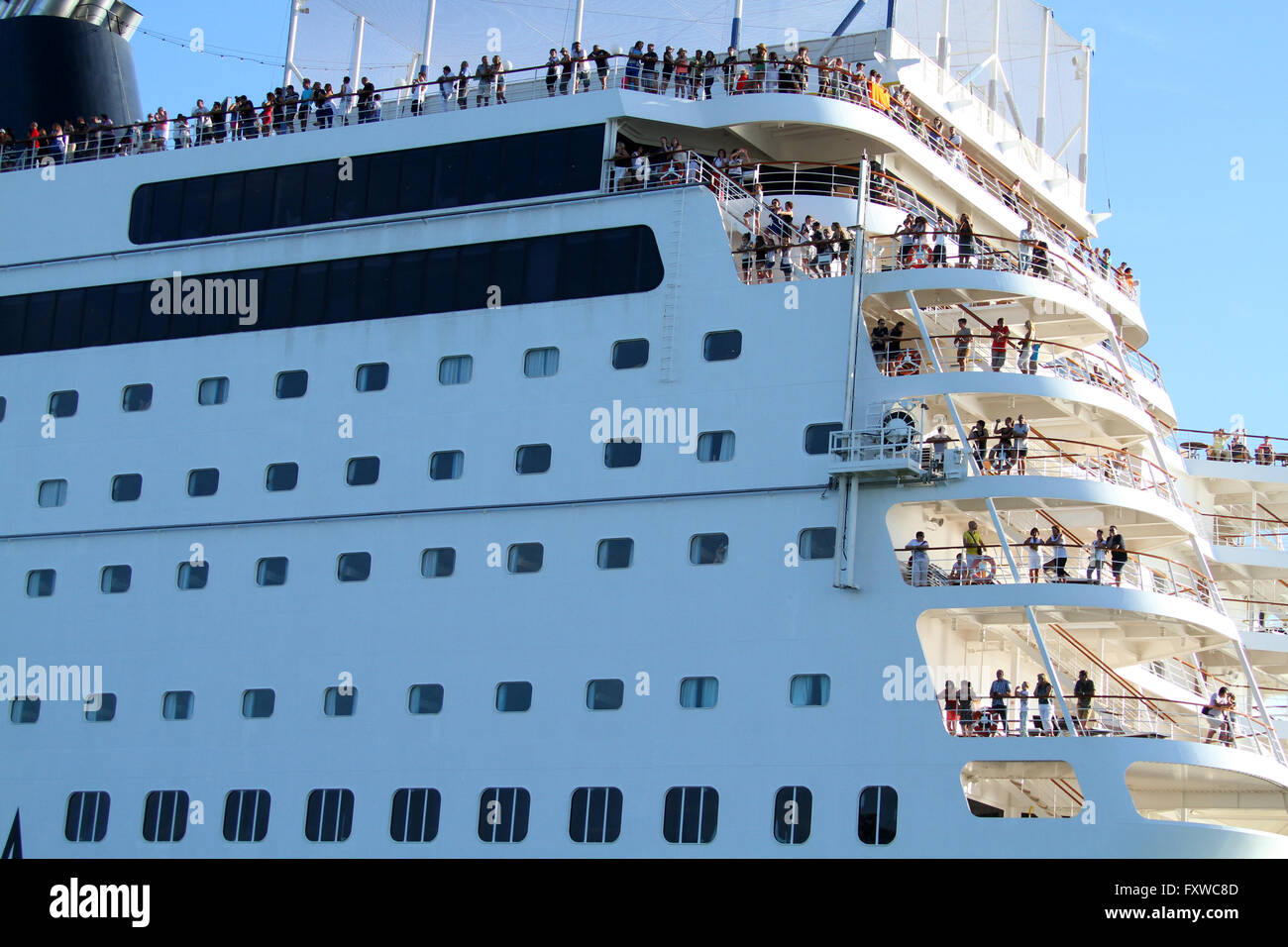MSC ARMONIA LINER & TOURISTS VENICE VENEZIA ITALY 01 August 2014 Stock ...