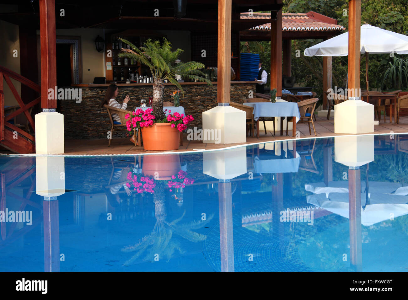BAR & SWIMMING POOL FUNCHAL MADEIRA 12 December 2014 Stock Photo - Alamy