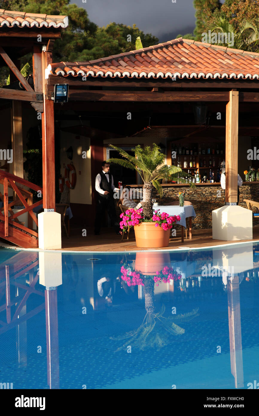 BAR & SWIMMING POOL FUNCHAL MADEIRA 12 December 2014 Stock Photo - Alamy
