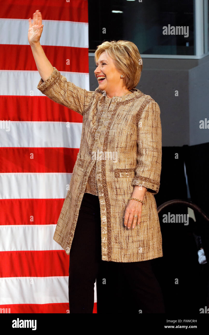 Hillary Clinton Campaigns for Presidency with Maxine Waters at SW ...
