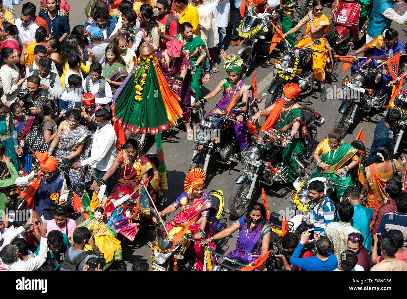 Religious procession mumbai hi-res stock photography and images - Alamy