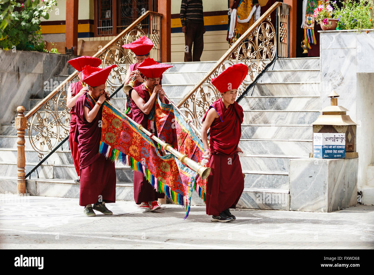 Sikkim traditional music hi-res stock photography and images - Alamy