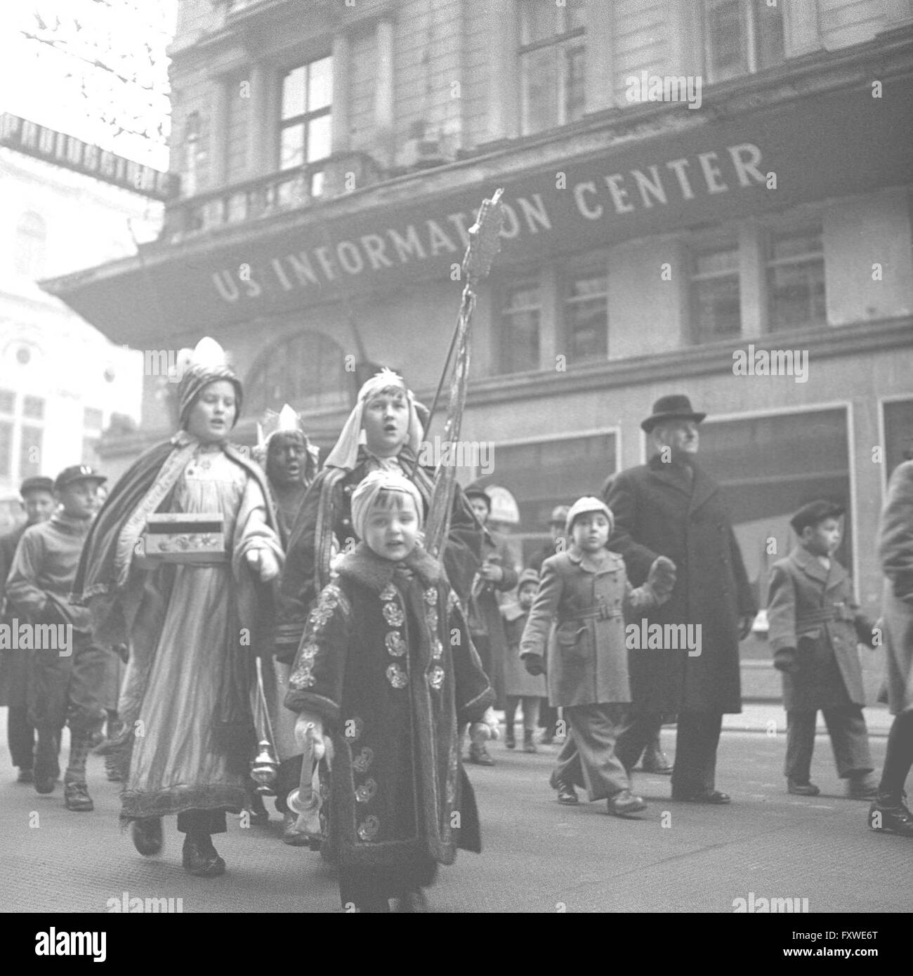 Sternsinger hi-res stock photography and images - Alamy