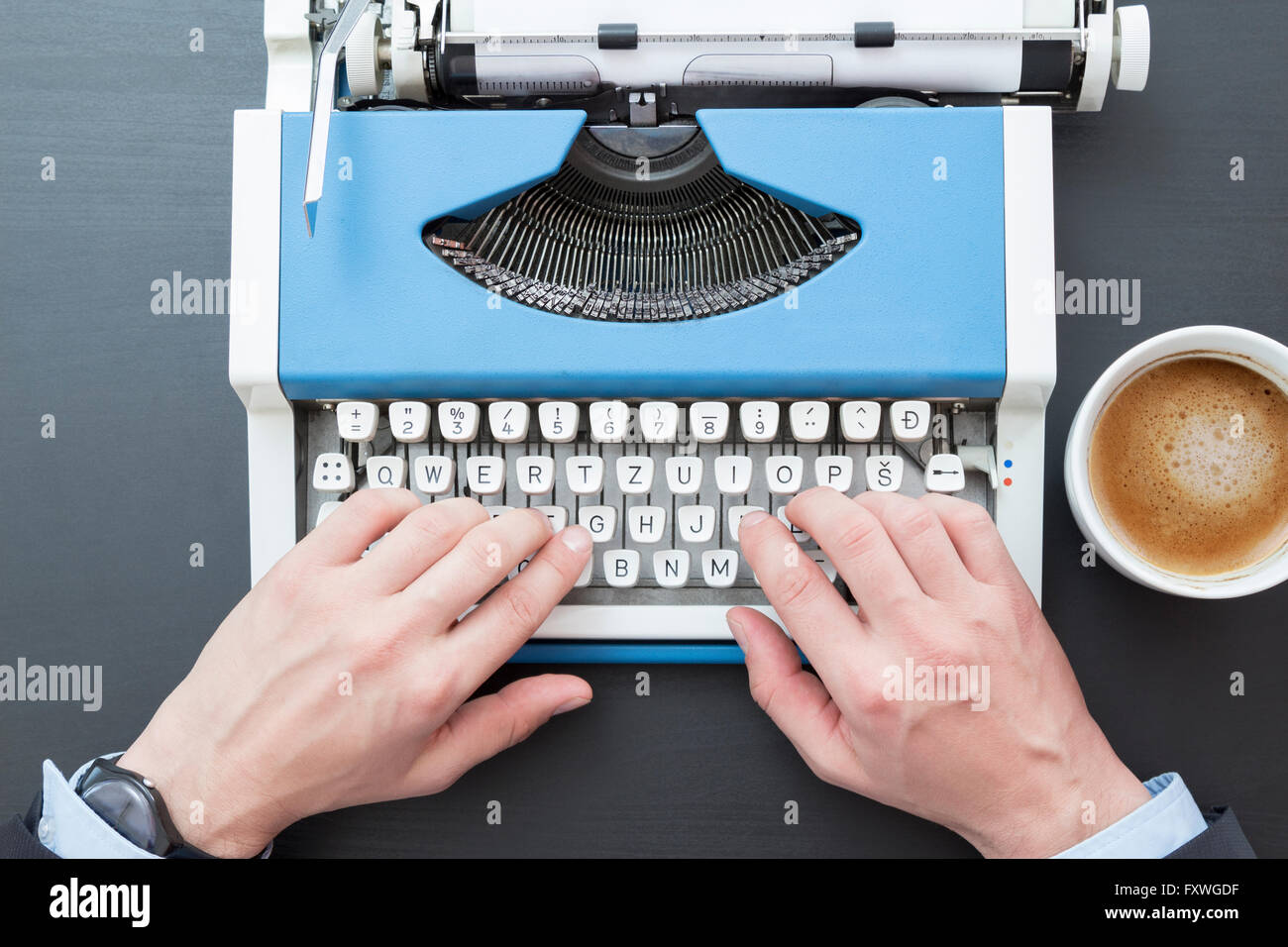 Hands typing keyboard 1980s hi-res stock photography and images - Alamy