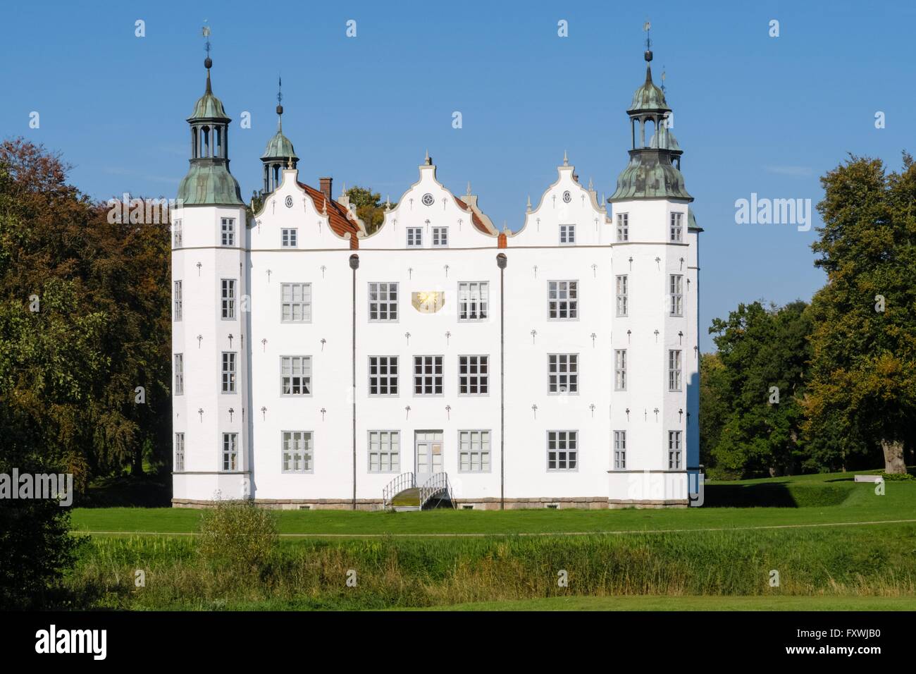 Schloss ahrensburg hi-res stock photography and images - Alamy