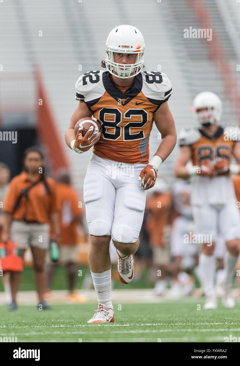 April 16, 2016: Texas Longhorns wide receiver Michael Wilson (82 ...