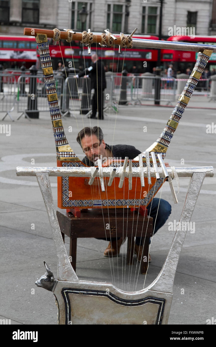 Harp archeology hi-res stock photography and images - Alamy