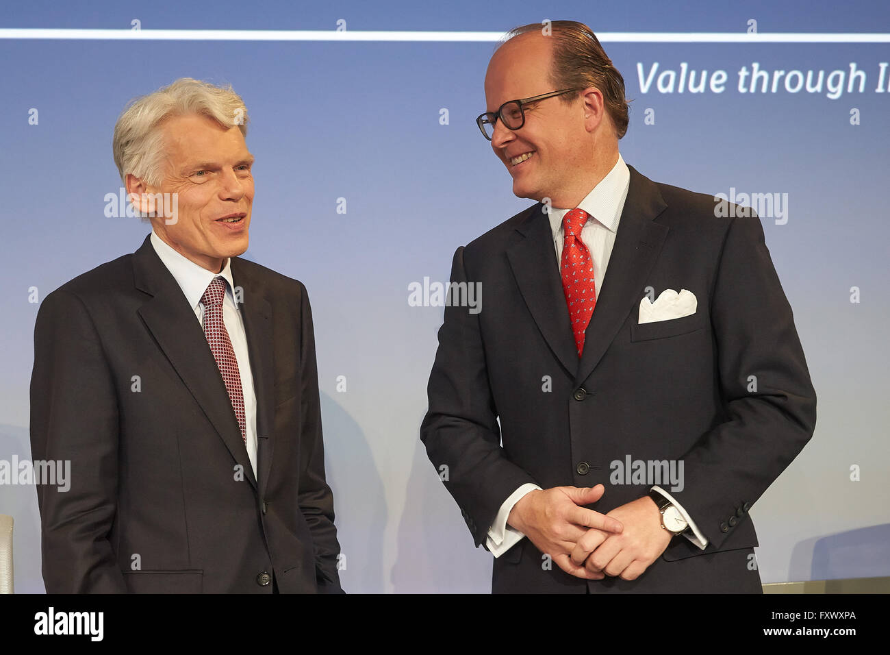 Ingelheim, Germany. 19th Apr, 2016. Hubertus von Baumbach (R ...