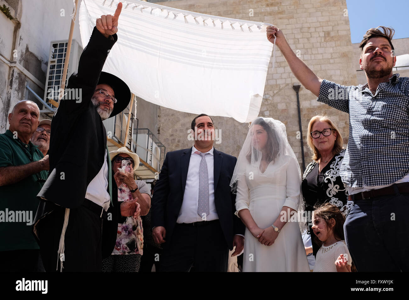 Jerusalem, Israel. 19th April, 2016. Bride BRYCE GRUBER-HERMON and ...