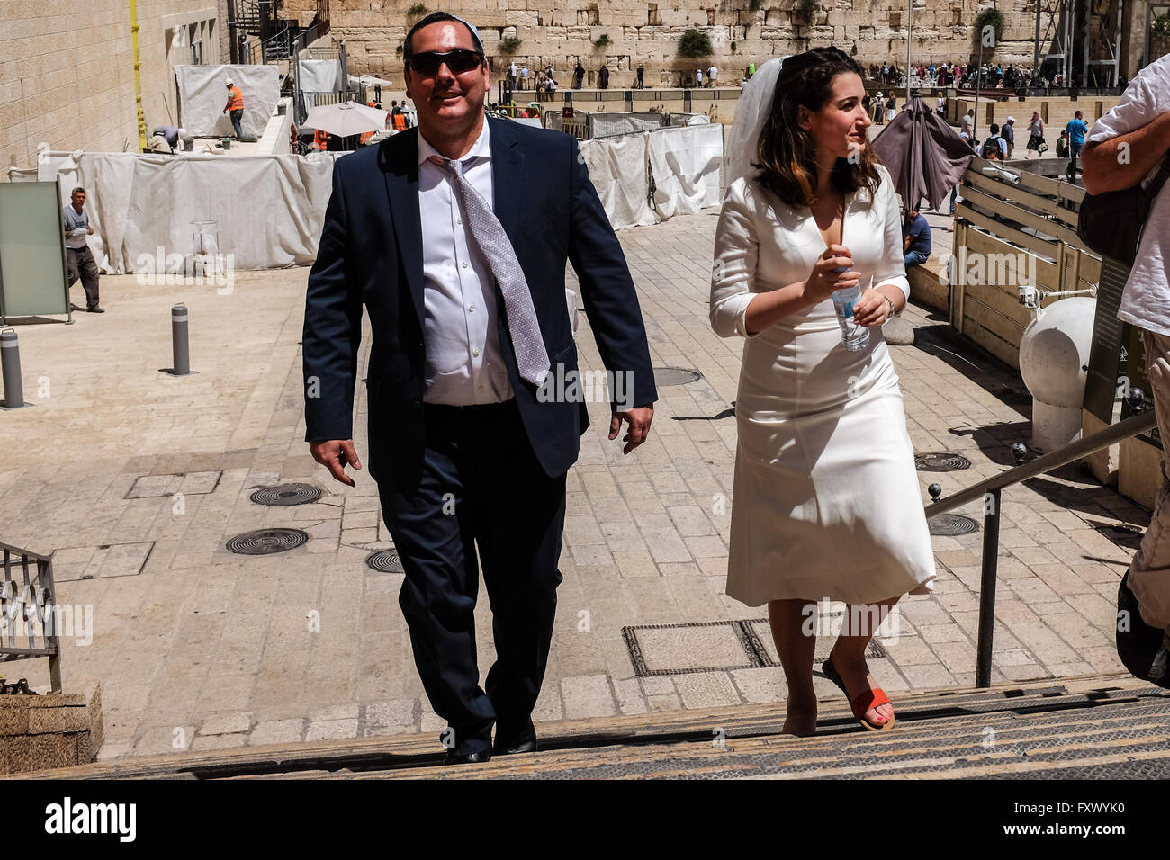 Jerusalem, Israel. 19th April, 2016. Bride BRYCE GRUBER-HERMON and ...