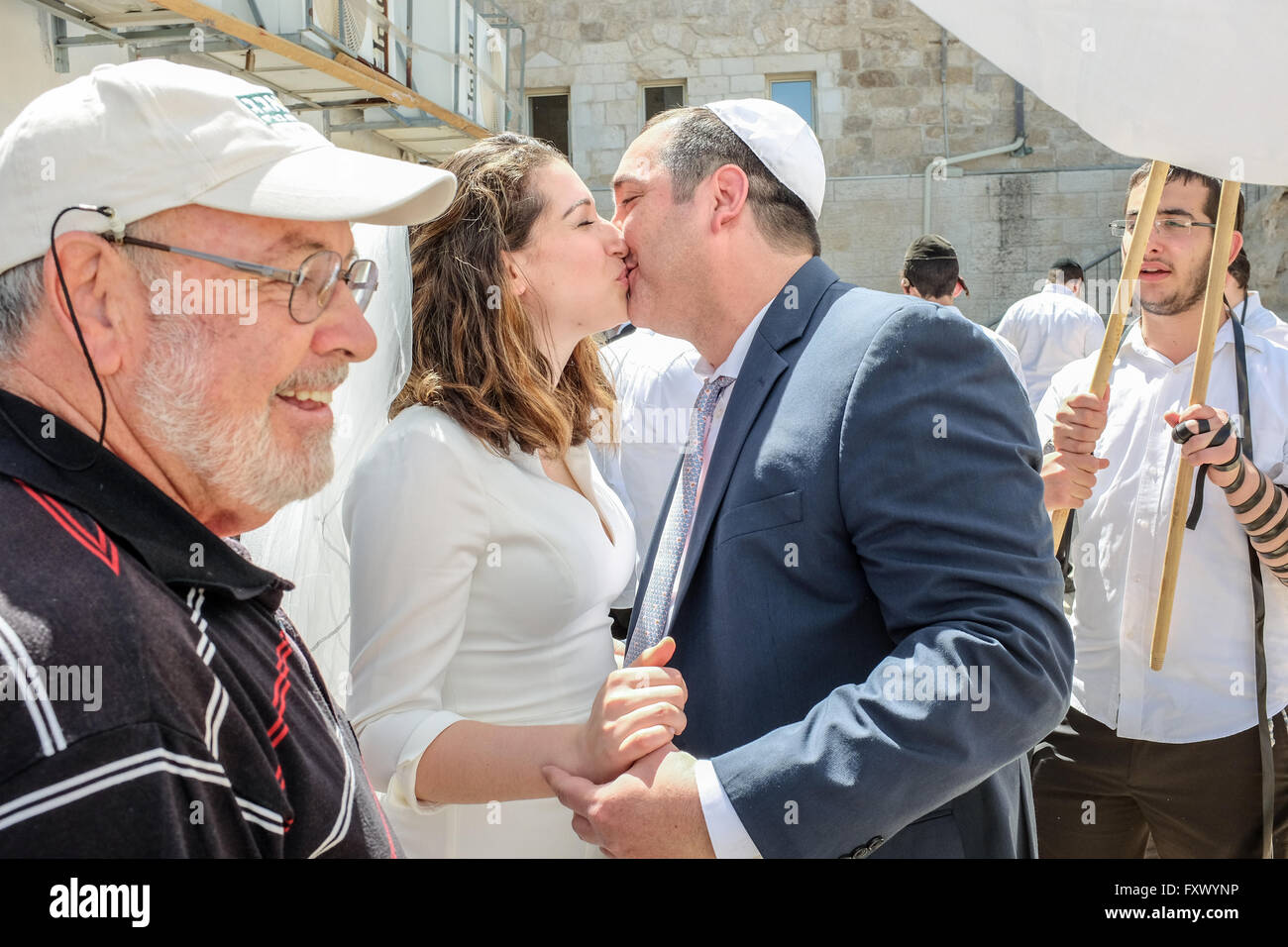 Jerusalem, Israel. 19th April, 2016. Bride BRYCE GRUBER-HERMON and ...