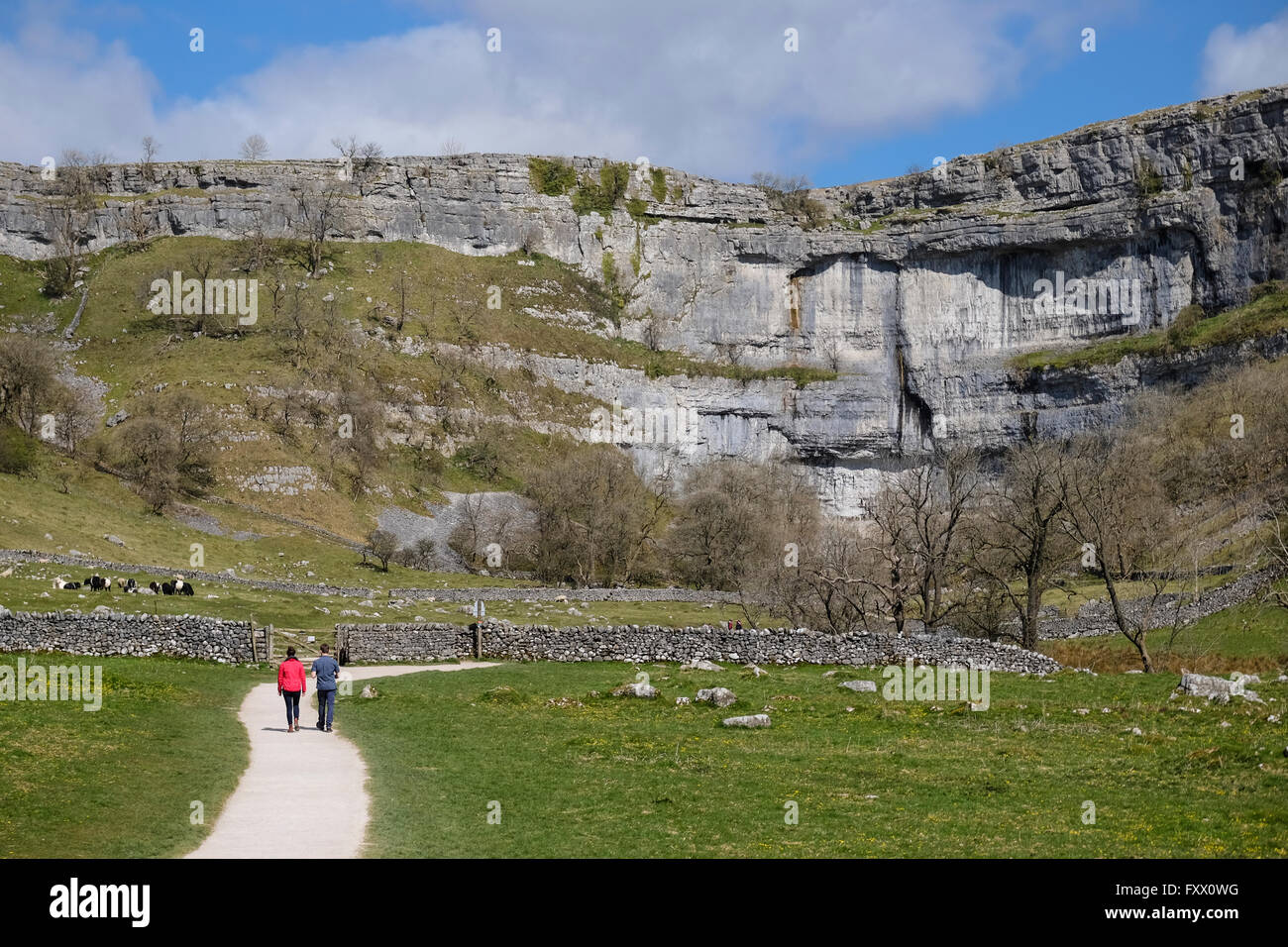UK Weather. Malham, UK. 19th April 2016. Visitors to Malham Cove in the ...