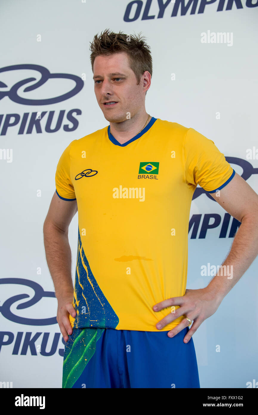 SAQUAREMA, RJ - 19/04/2016: Launch UNIFORM VOLLEY - Player Murilo ...