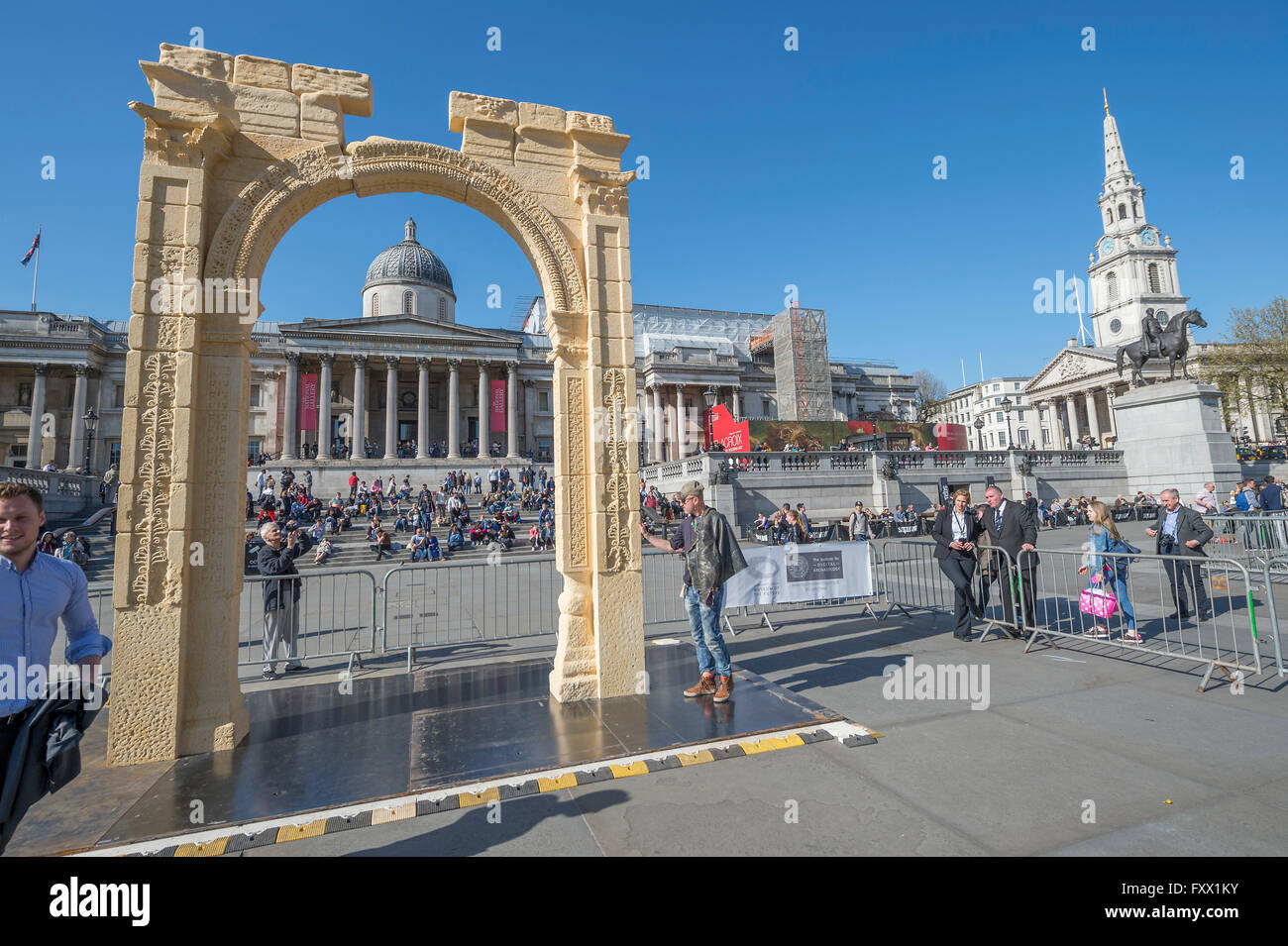 Replica arch of palmyra hi-res stock photography and images - Alamy