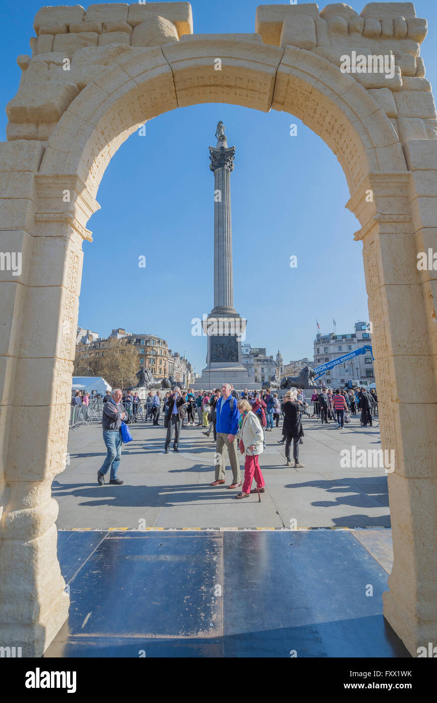 Replica arch of palmyra hi-res stock photography and images - Alamy