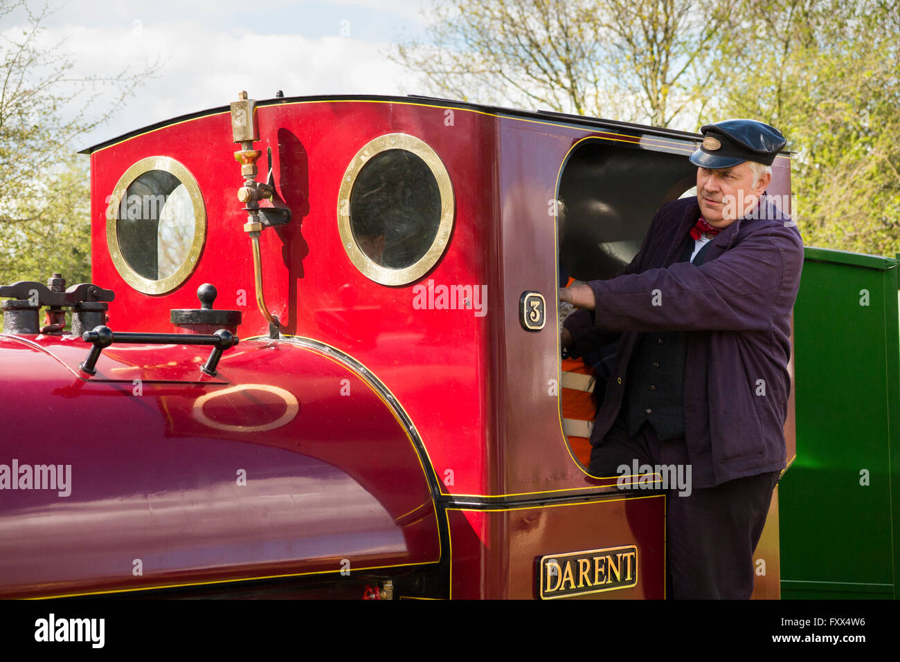 Miniature / model narrow gauge locomotive railway steam train and ...