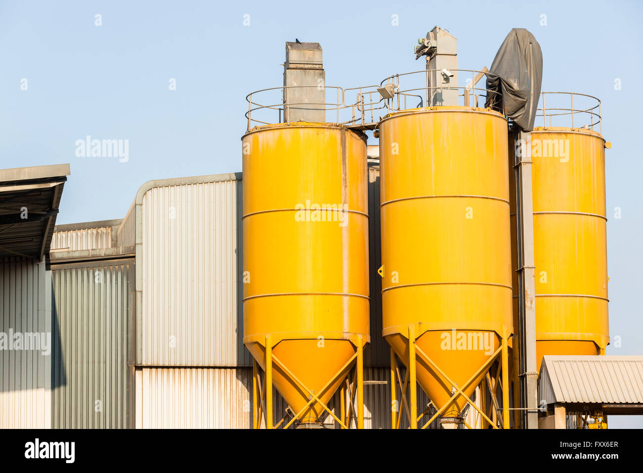 Three silos hi-res stock photography and images - Alamy