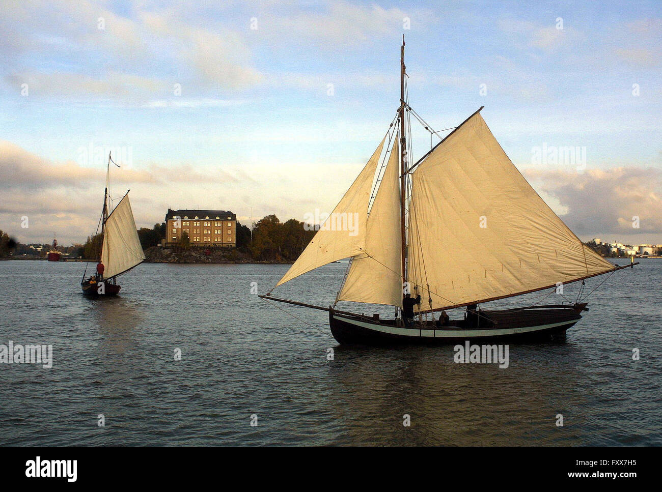 Old style sailing boats hi-res stock photography and images - Alamy