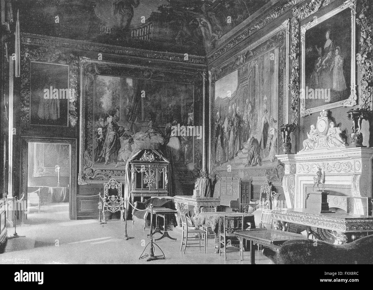 Queens presence Black and White Stock Photos & Images - Alamy