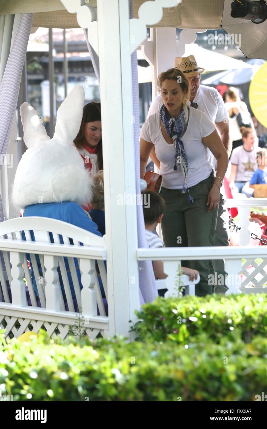 Elizabeth Berkley takes her son Sky Cole Lauren and his friends to the ...