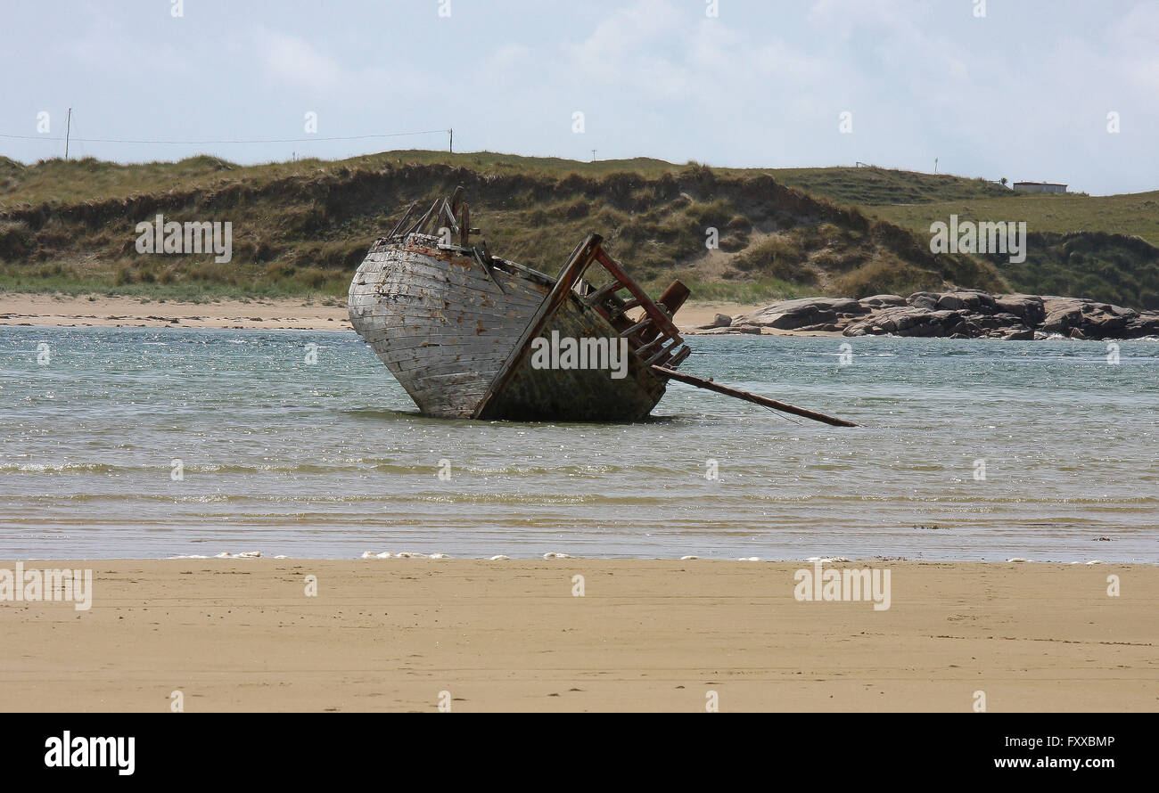 Wreck of trawler bunbeg hi-res stock photography and images - Alamy